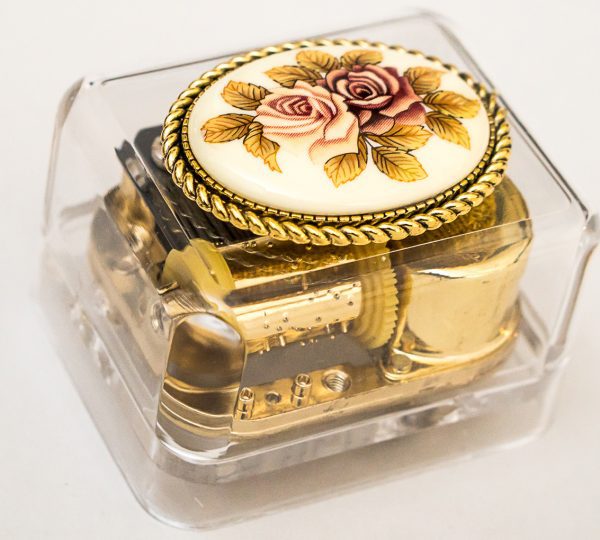 Bouquet of Roses Music Box - Confederate Museum